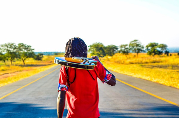 11 Tips To Save Money For Traveling Musicians - Perform Wireless