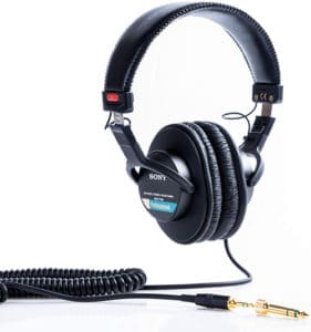 8 Best Flat Response Headphones (All Budgets) - Perform Wireless