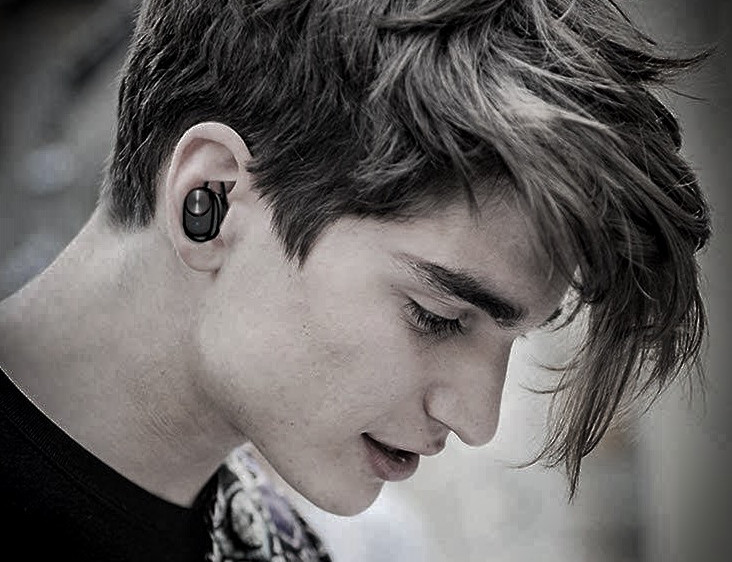 10 Best Earbuds For Phone Calls Under $50 - Perform Wireless